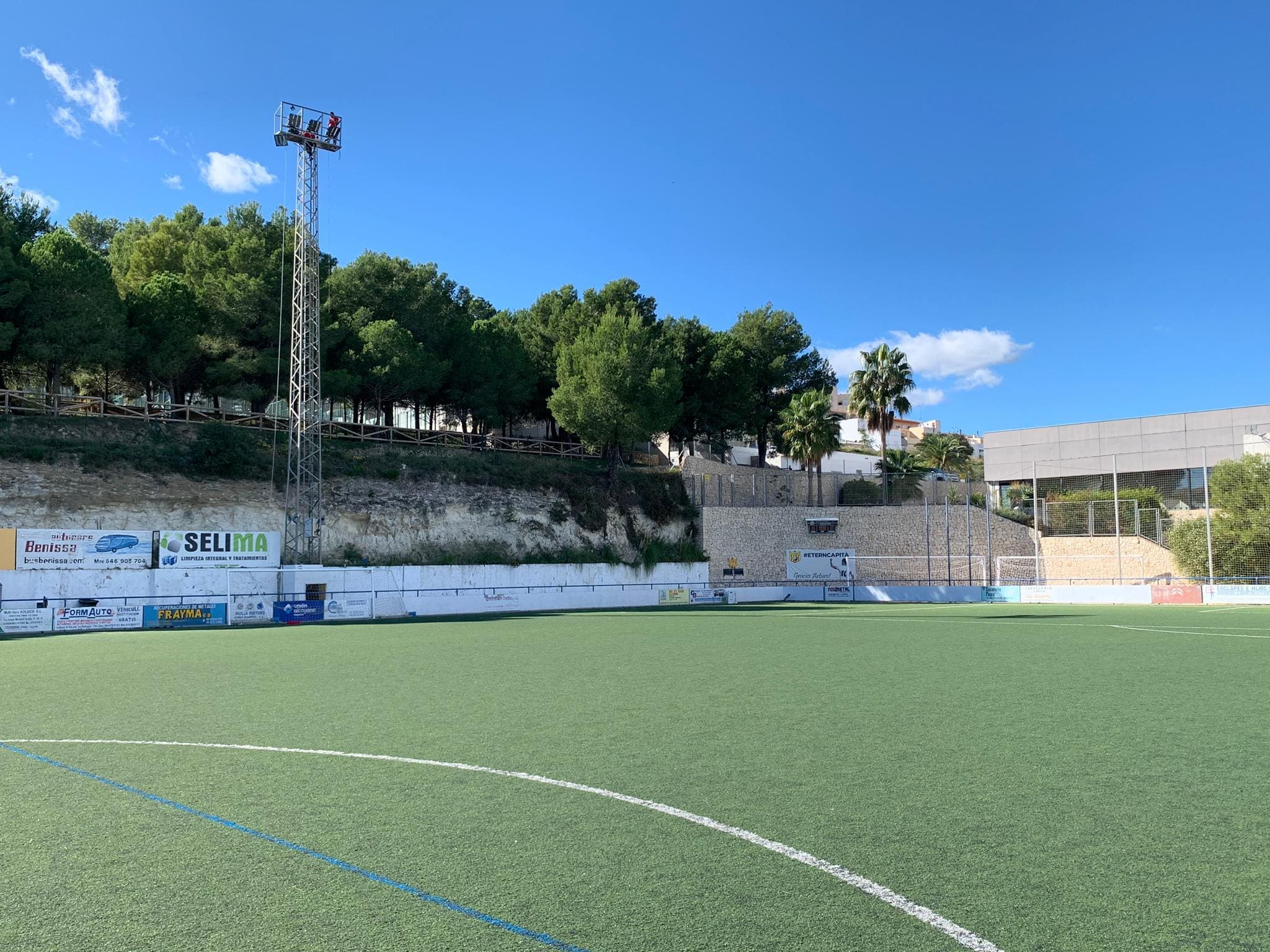 Benissa cambia la iluminación del campo de fútbol - Diario de Alicante