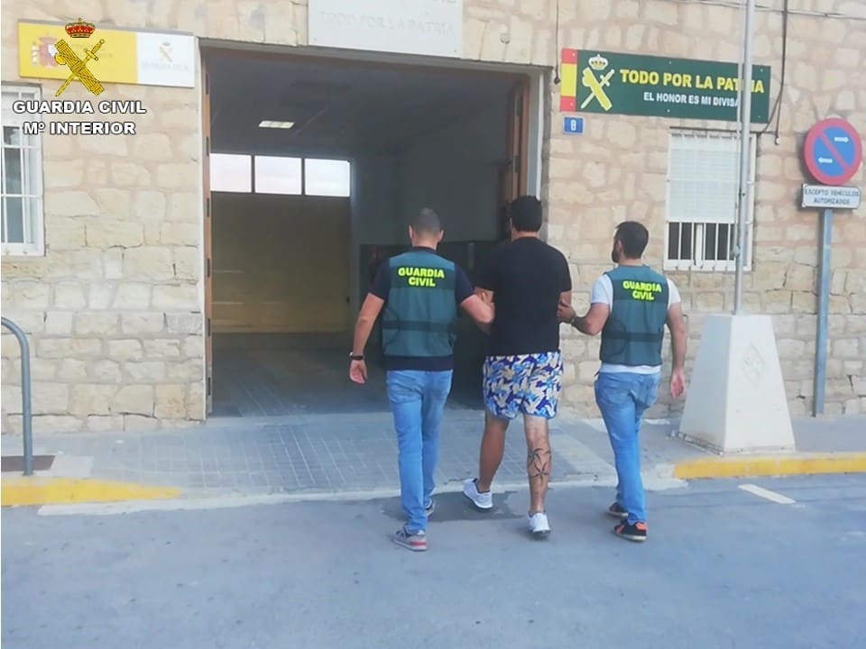 Dos detenidos por robos con violencia en Monforte del Cid - Diario de Alicante