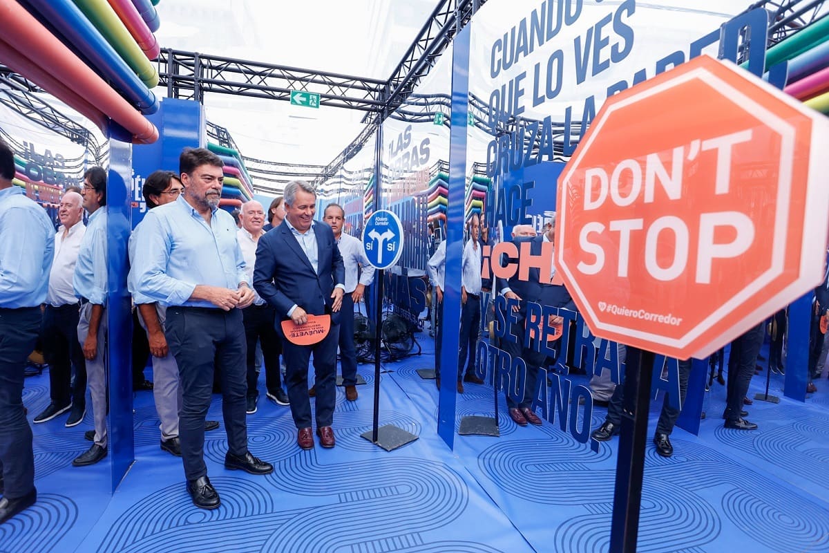 Un laberinto a tamaño real en Alicante cierra la campaña empresarial ...