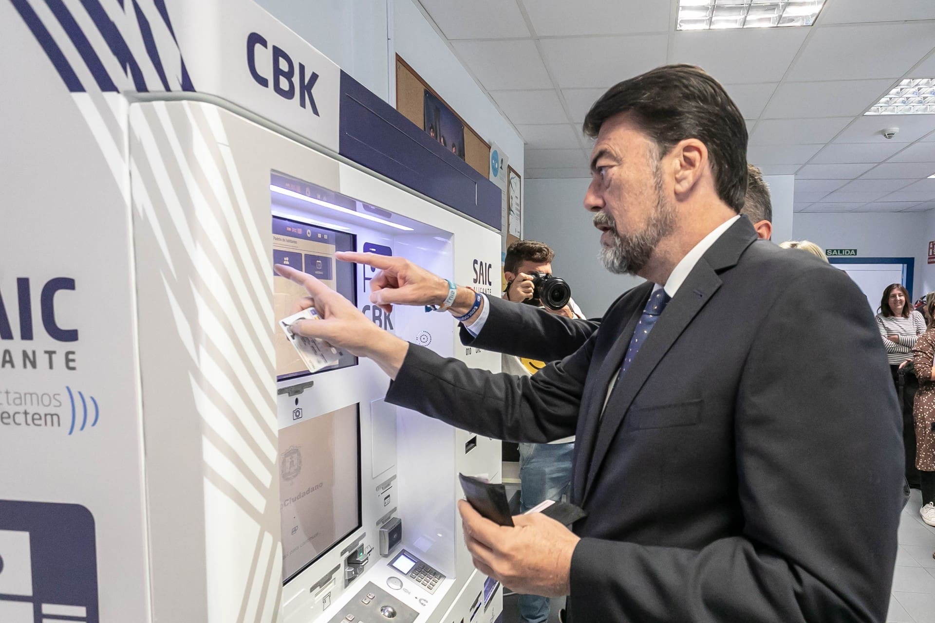 Alicante completes the installation of 16 cyber kiosks in neighborhoods ...