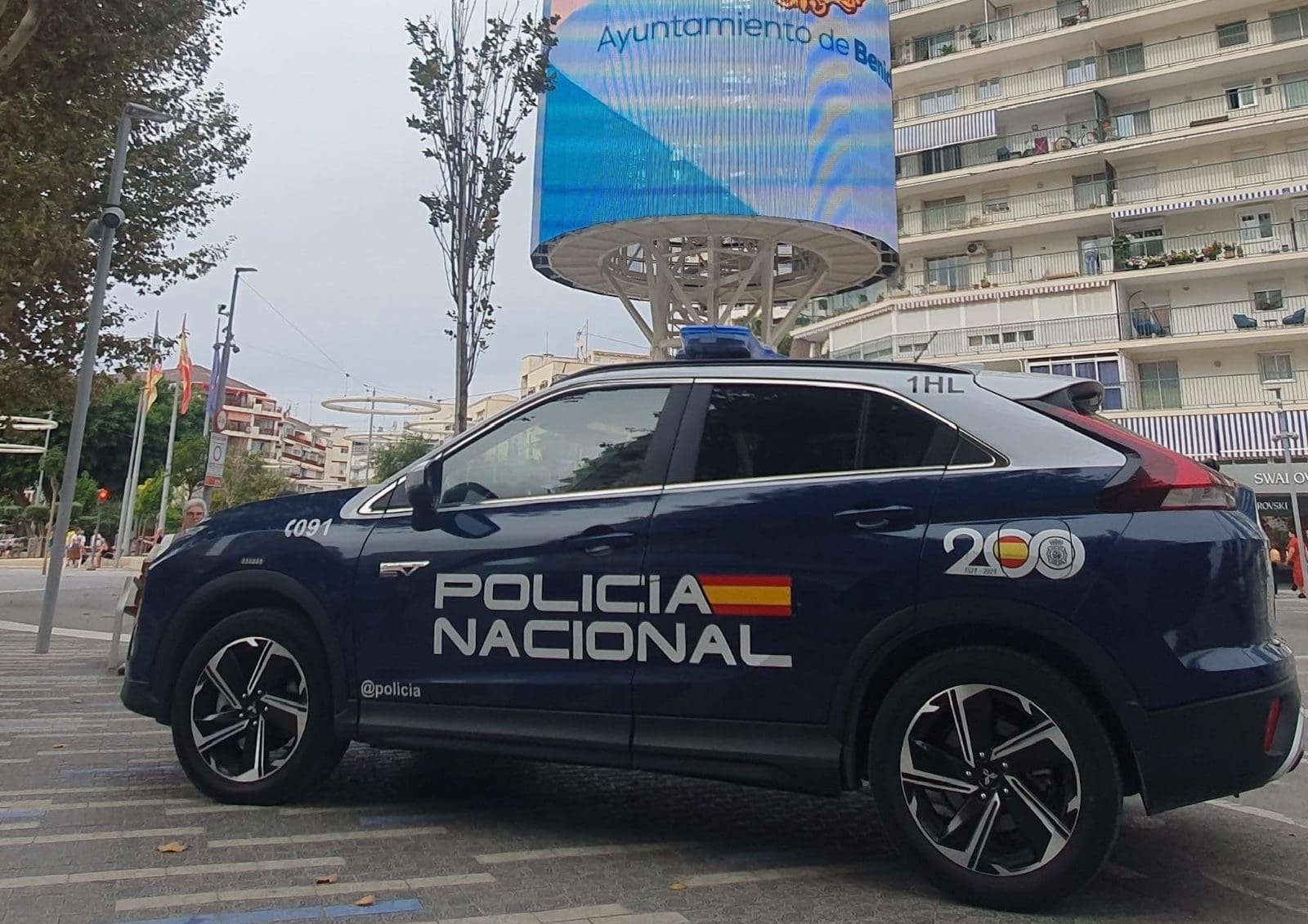 Detenido en Benidorm un hombre al que buscaban por un delito de lesiones y otro de robo con ...
