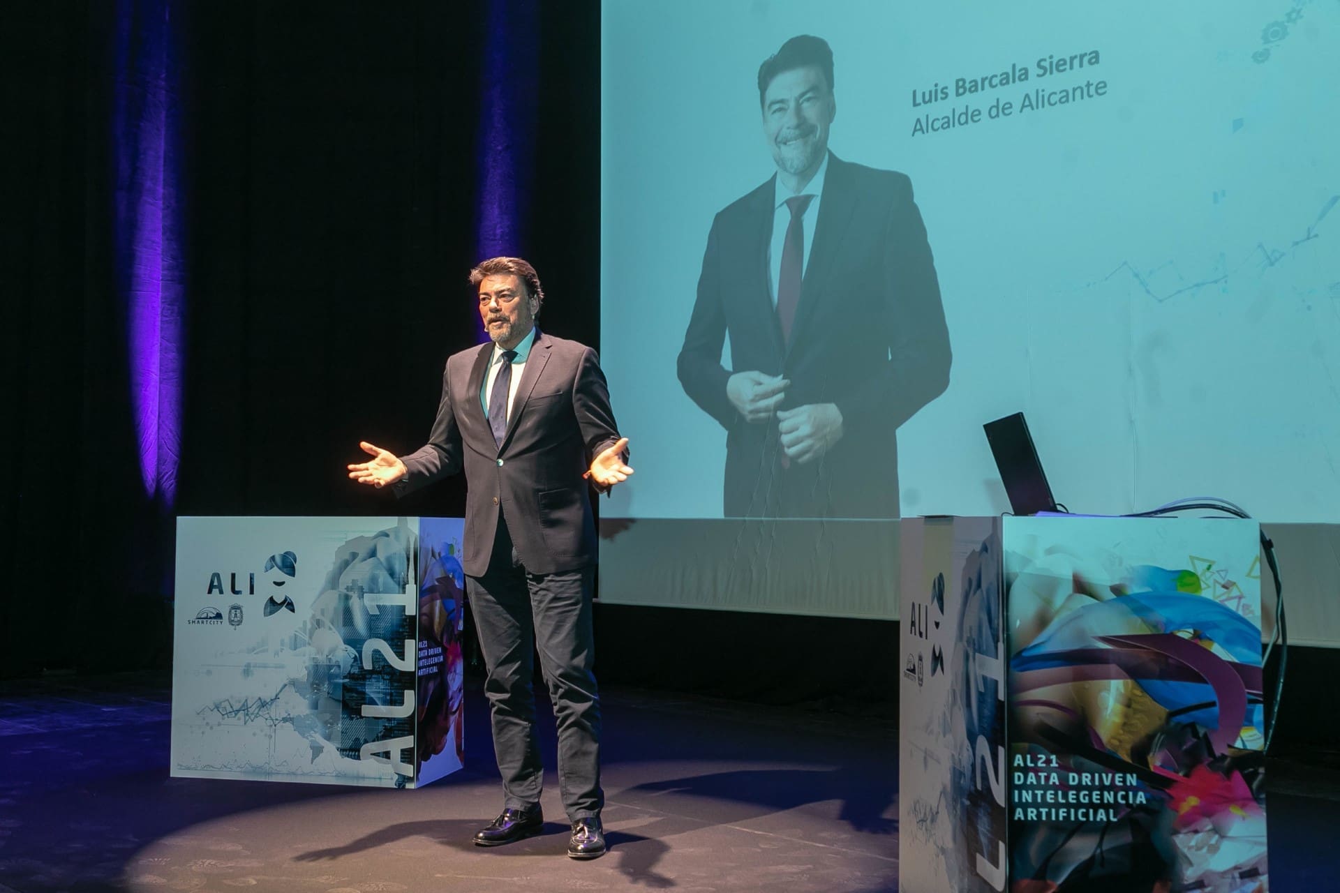 Alicante lanza 'ALI', el primer asistente virtual de IA que facilita ...