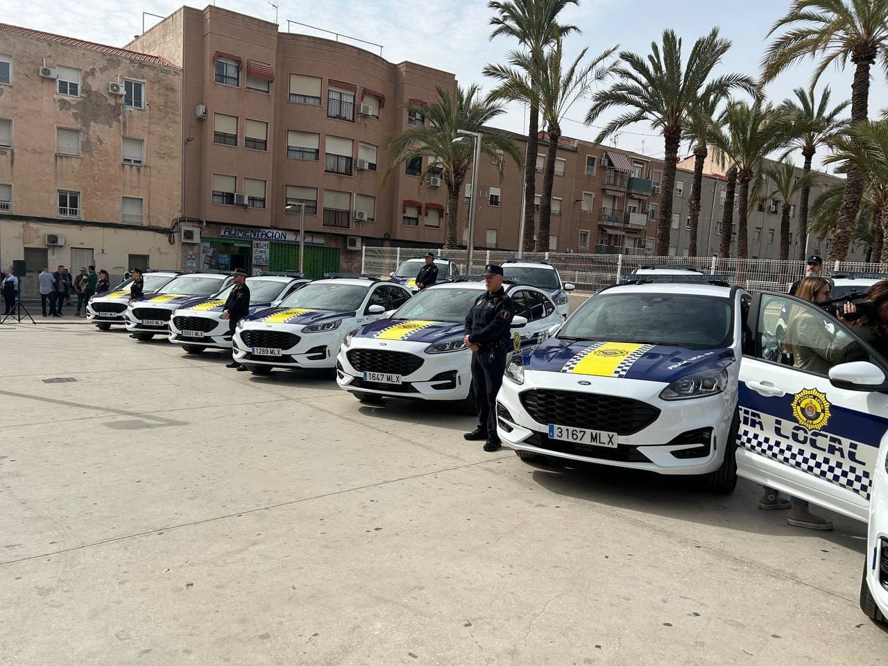 20 coches patrulla se incorporan a la flota de la Policía Local de Elche - Diario de Alicante