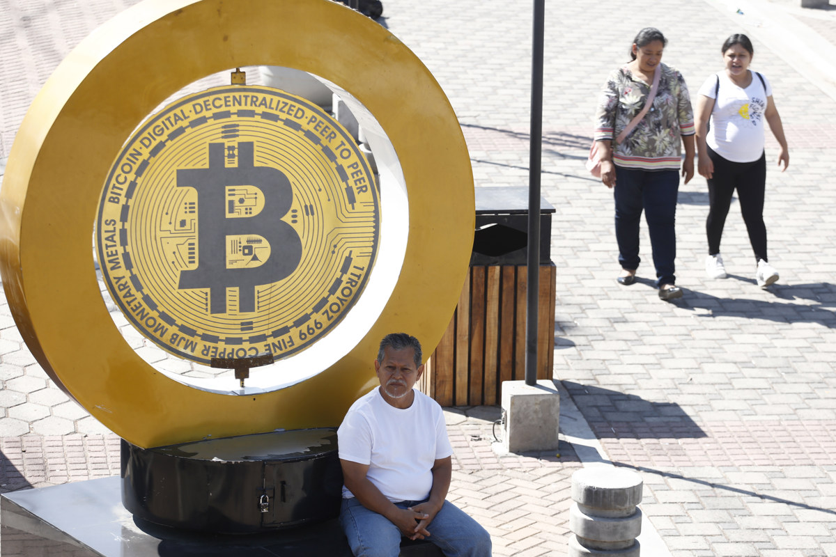 Authorities in Alicante are investigating a cryptocurrency scam.